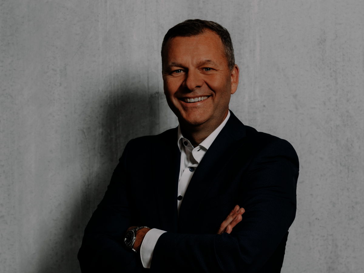 Schwäbischen Werkzeugmaschinen GmbH: Dr. Daniel Rieser übernimmt ...